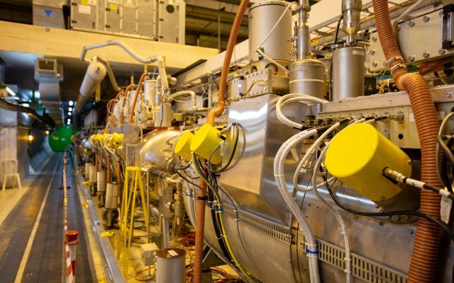 What would happen to a man inside a particle accelerator? - Physics ...